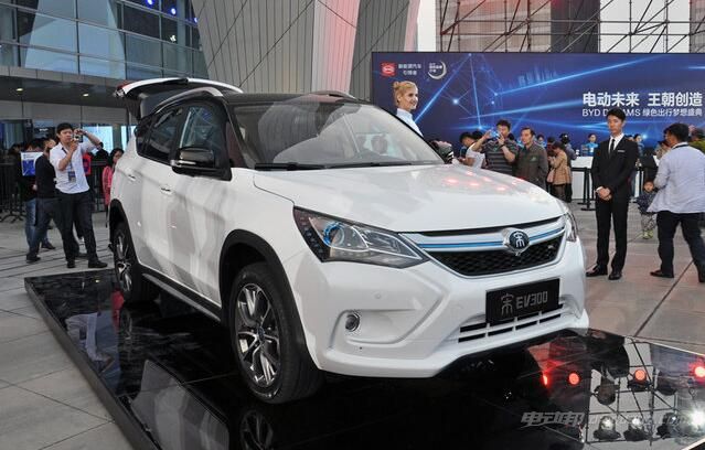 比亚迪宋EV300车型介绍