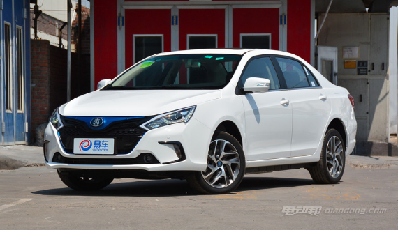 比亚迪秦EV300，报价及车型介绍