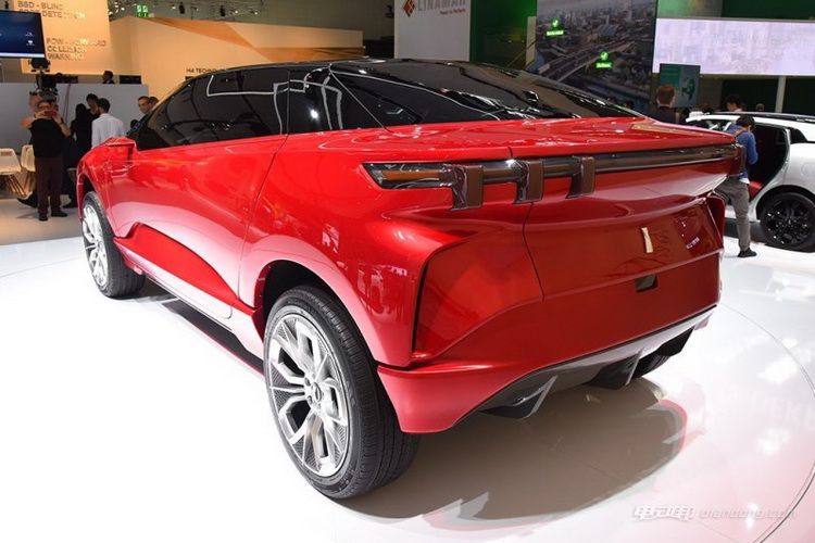 发力新能源 WEY P8/XEV概念车将亮相2017广州车展