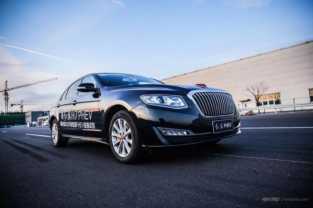 红旗H7 PHEV新能源汽车怎么样？红旗车型推荐