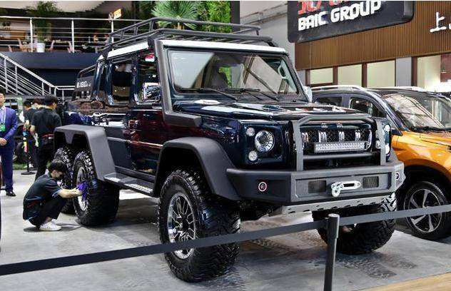 北京BJ80 6×6现身车展,插电式混动硬派皮卡亮相