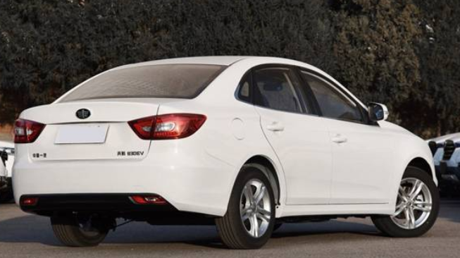 一汽奔腾B30EV评测续航里程