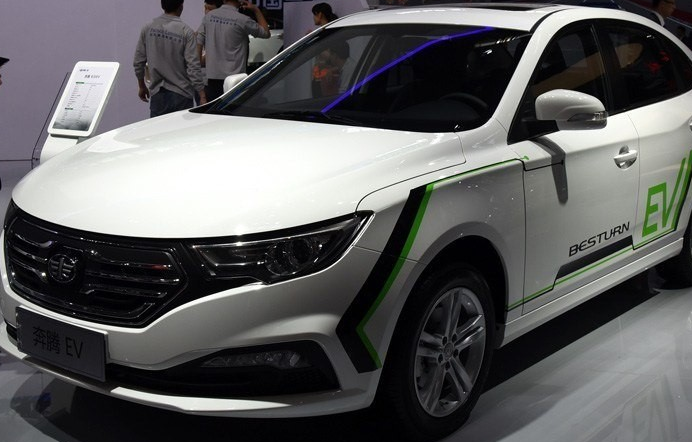 奔腾B30EV插电混动，奔腾B30EV车怎么样的呢