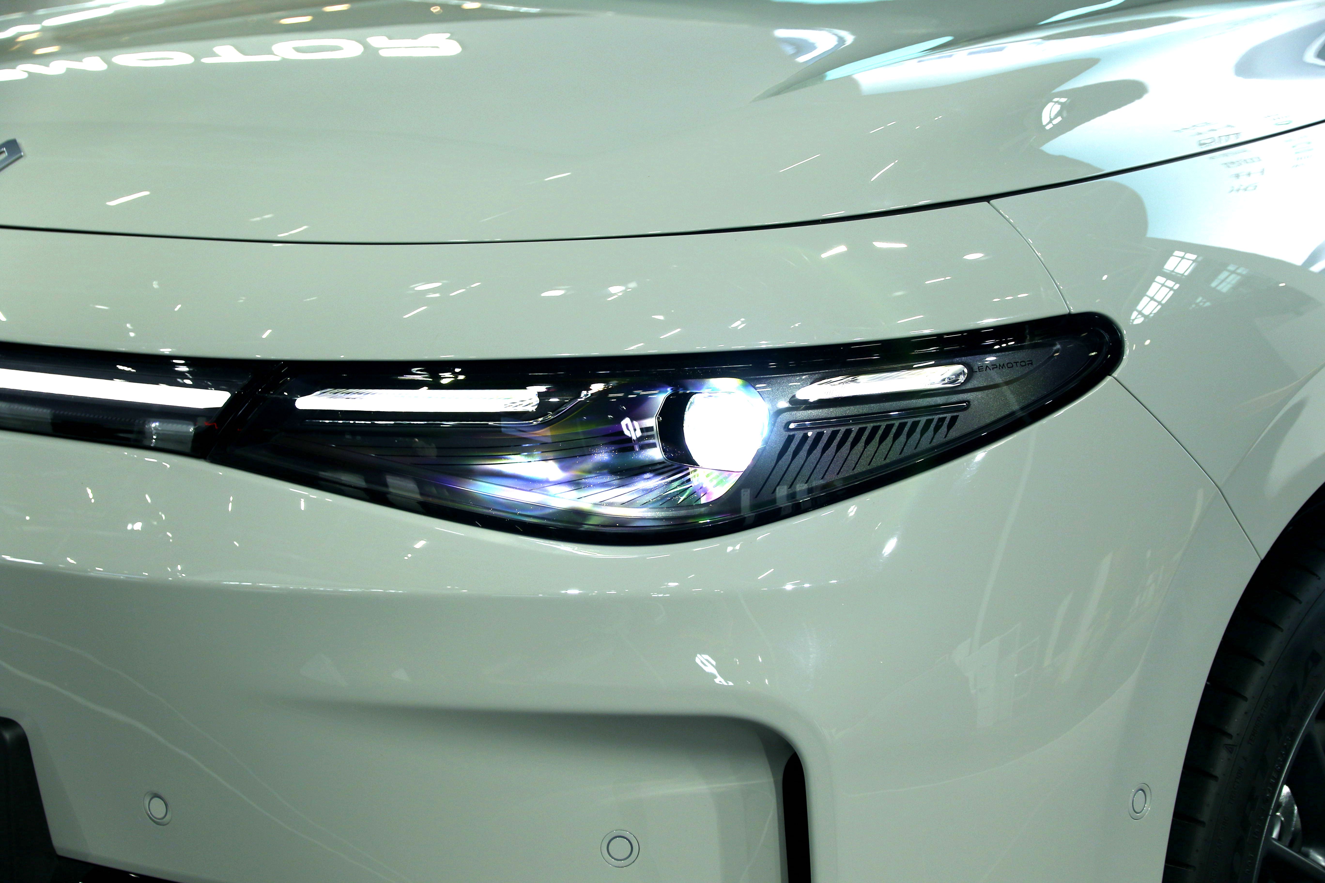 2023广州车展：零跑C10国内首秀，搭载激光雷达，配800V+4C快充！