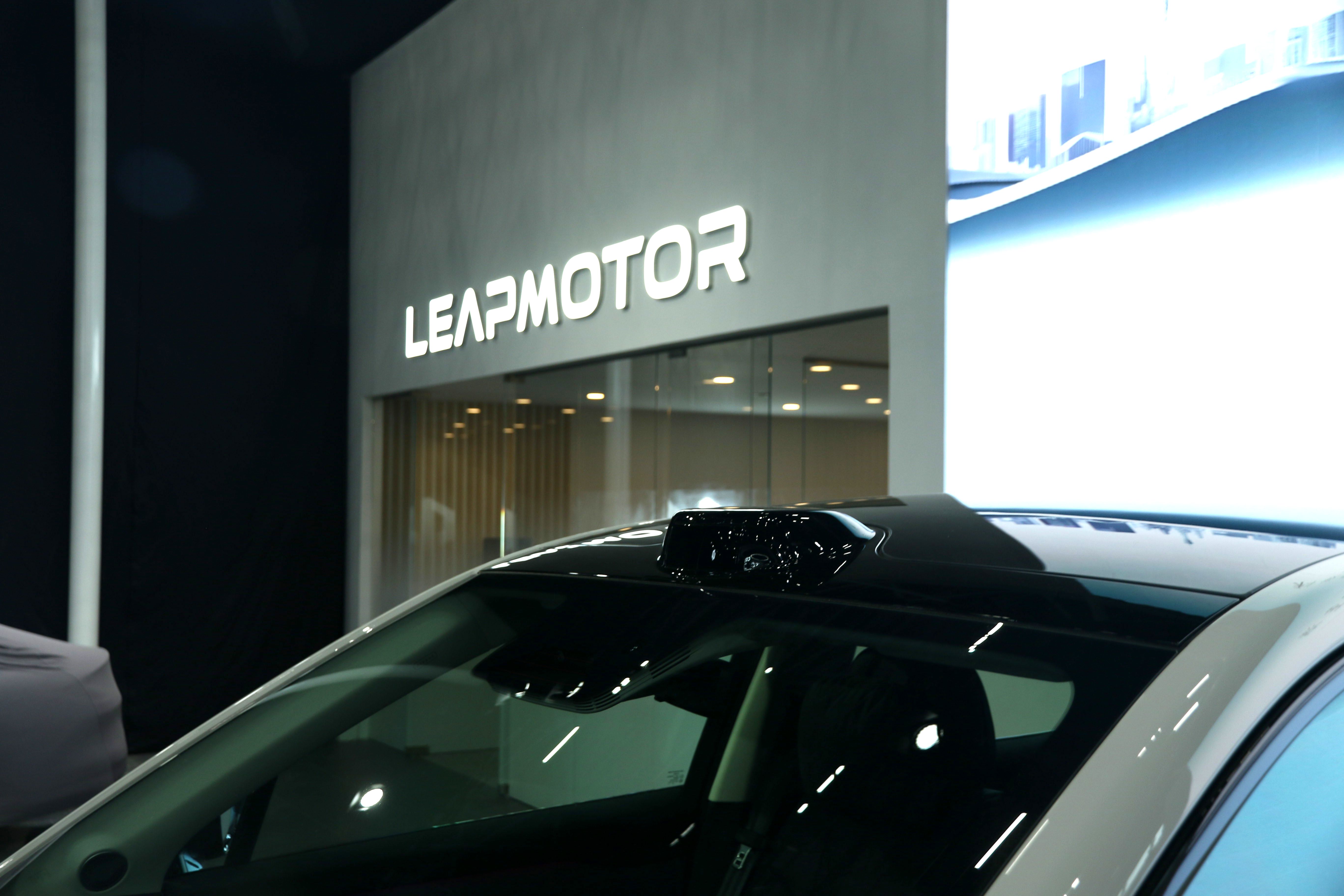 2023广州车展：零跑C10国内首秀，搭载激光雷达，配800V+4C快充！