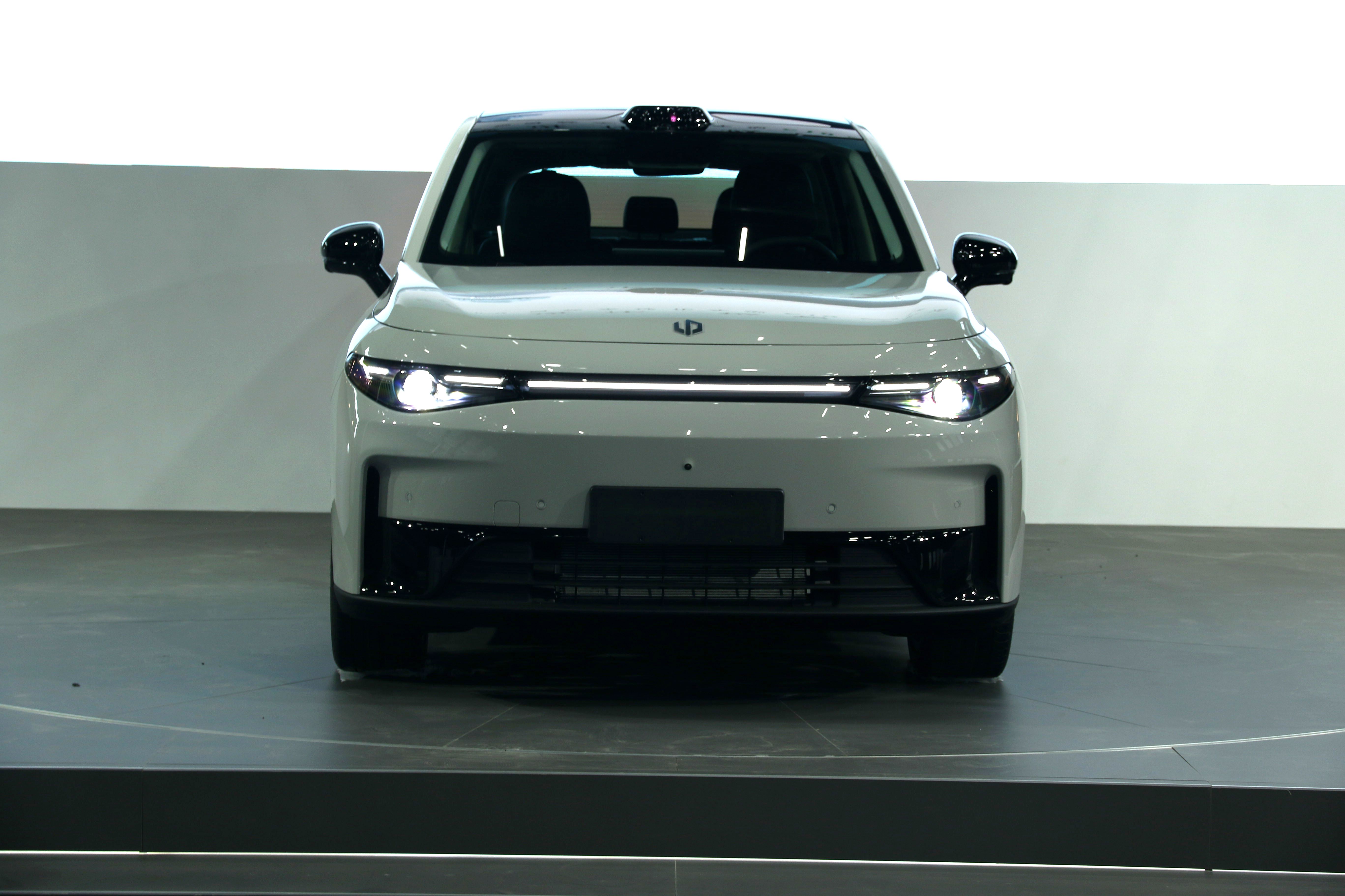 2023广州车展：零跑C10国内首秀，搭载激光雷达，配800V+4C快充！