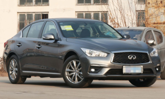 英菲尼迪Q50L，开它回农村很有面子！