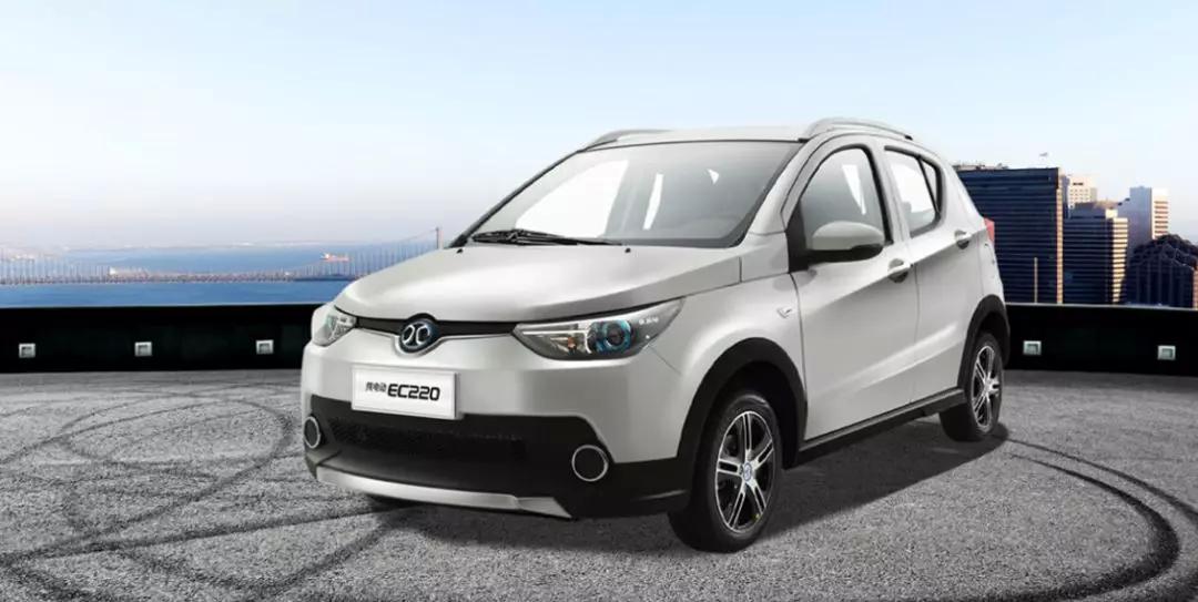 北汽EC220续航多少公里，北汽EC220简洁大方