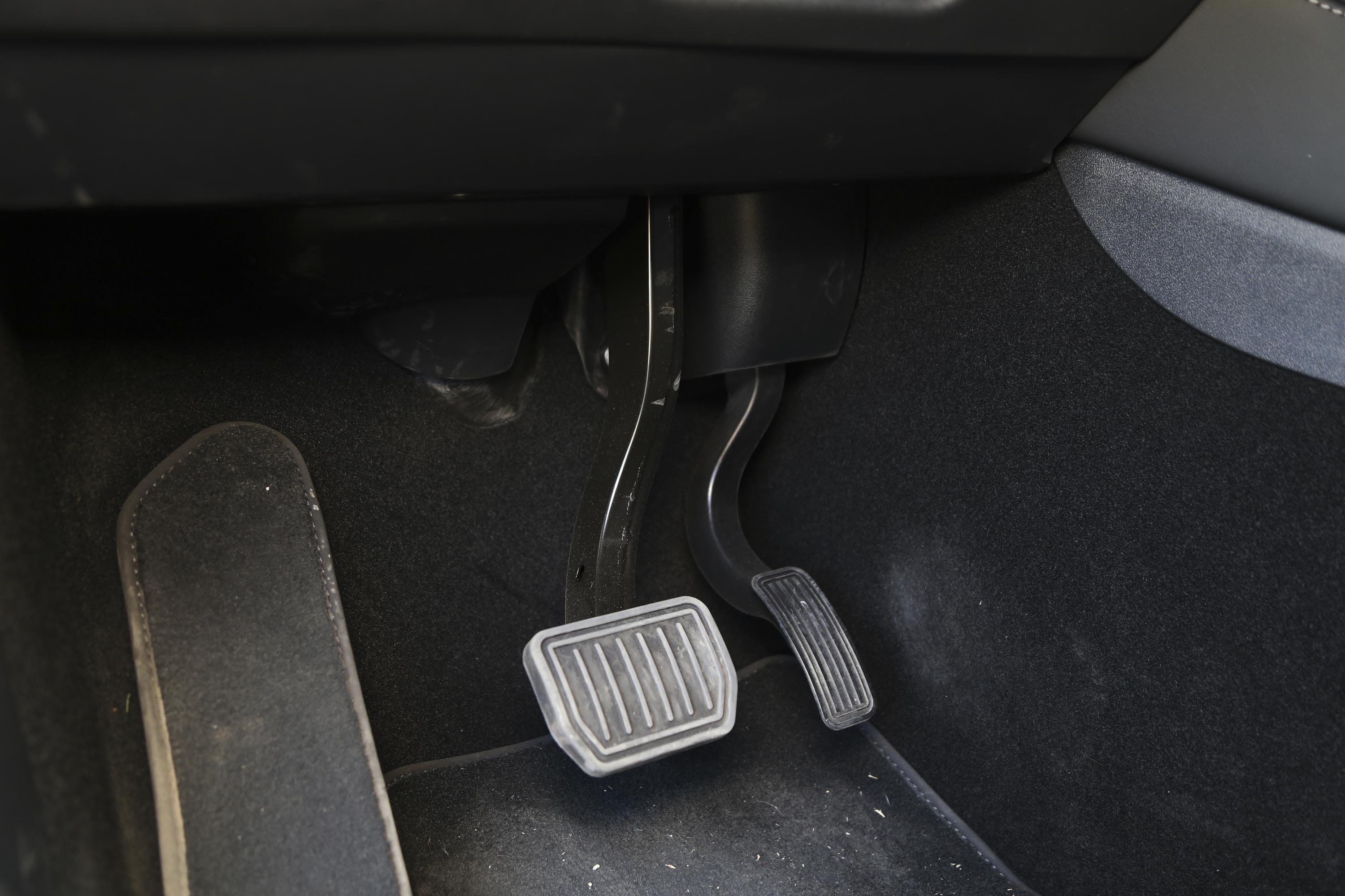 不止于大，试驾特斯拉Model Y 长续航全轮驱动版